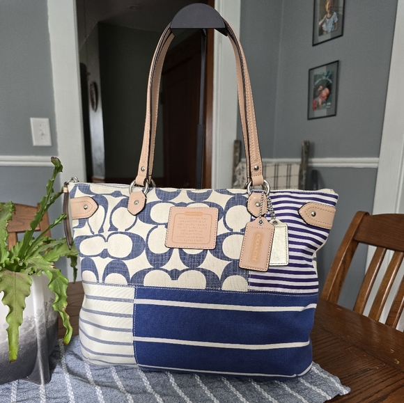 Coach | Bags | Euc Authentic Coach Daisy Patchwork Convertible Hobo ...